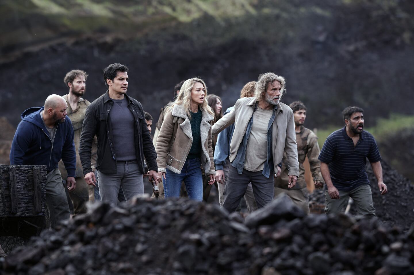 La Brea regresa con nuevos secretos y peligros a Universal+ con su ...