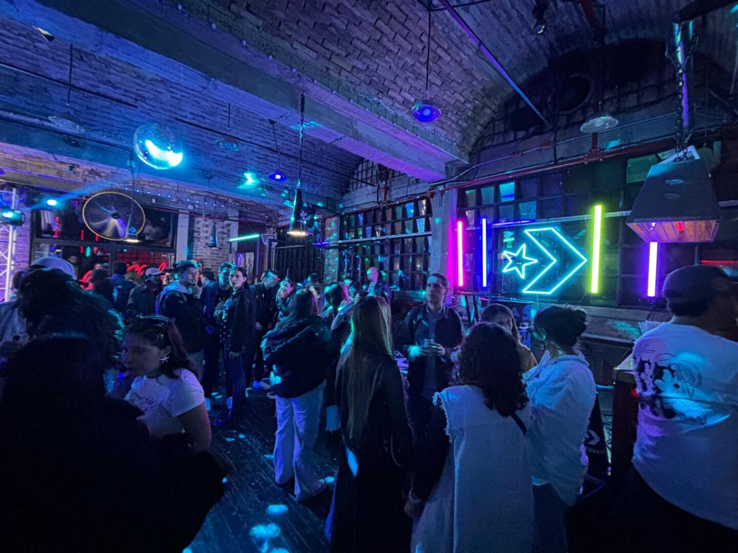 Bogotá vibró por una noche con ‘The Edge Club’ de Converse – Publimetro ...