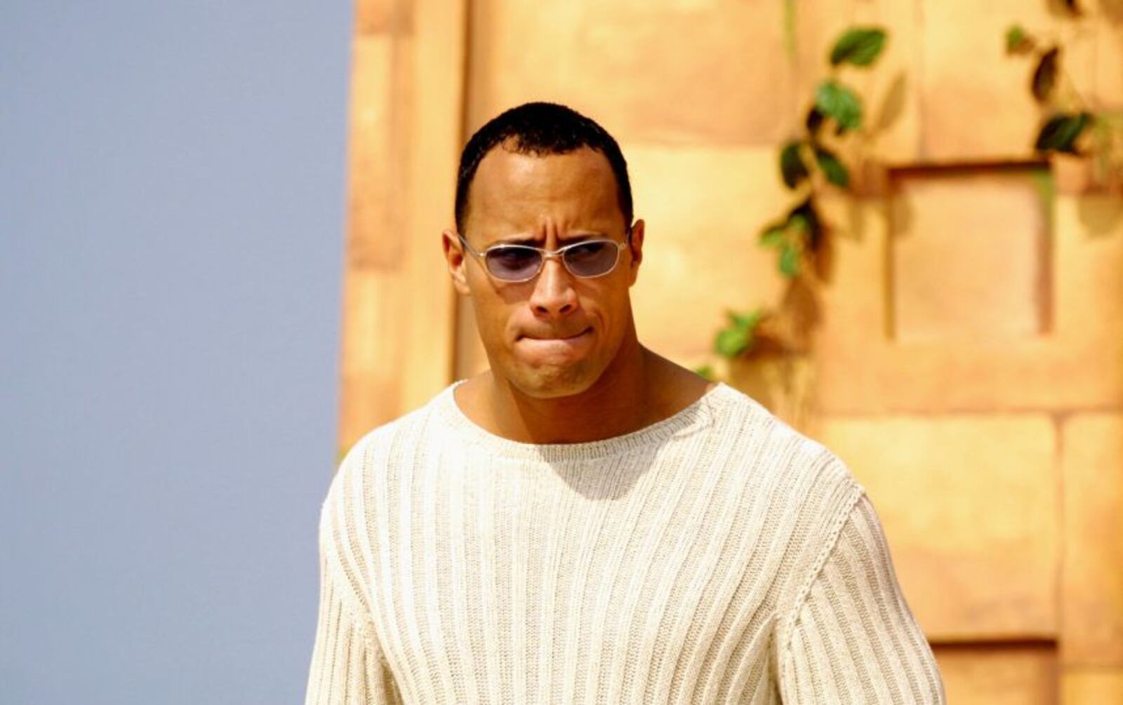 Dwayne Johnson impacta en la playa con sus músculos – Publimetro Colombia