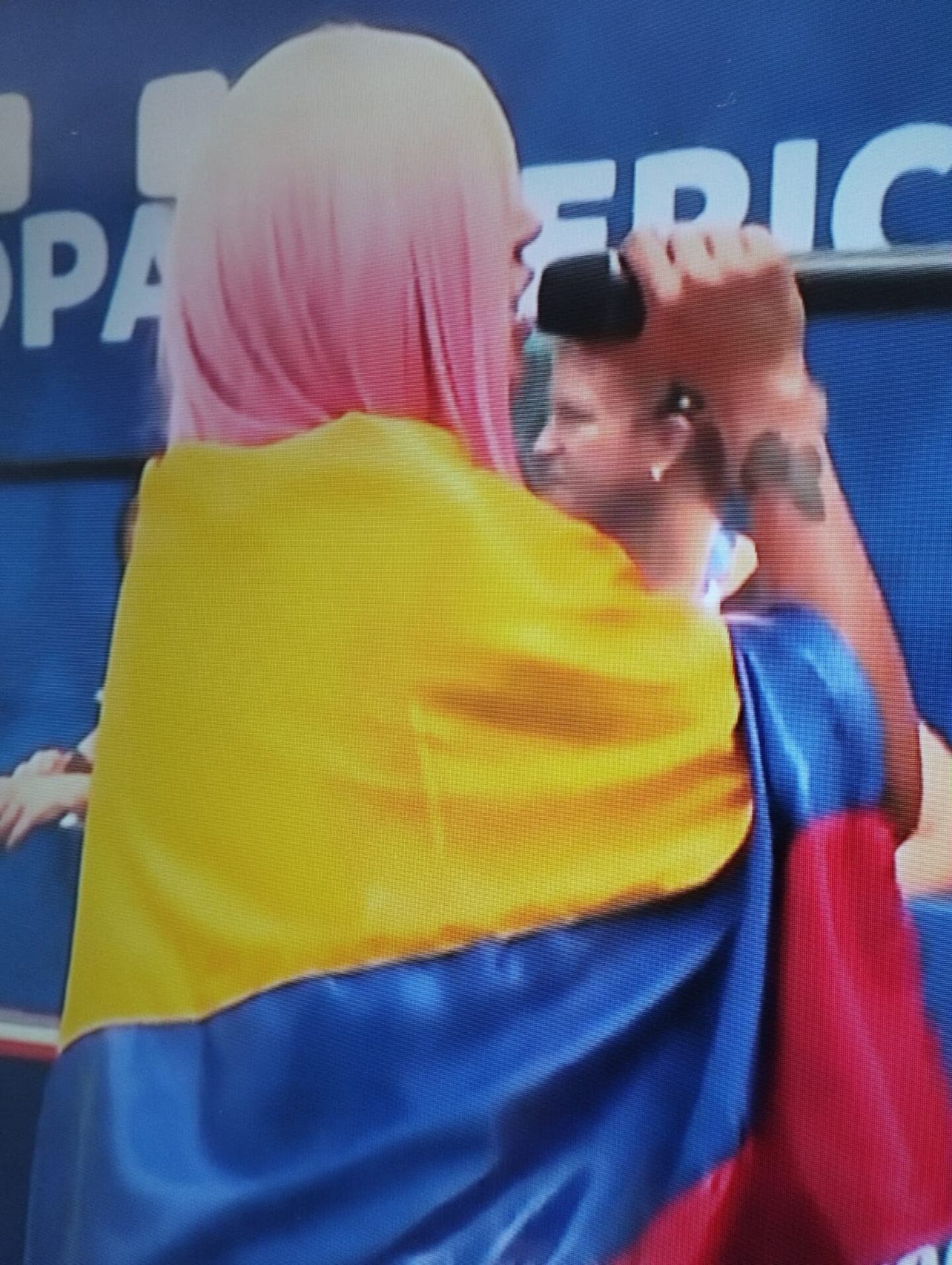 Karol G apareció en el estadio en Miami para su ensayo en la final de ...
